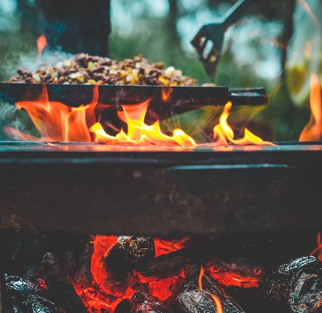 7 Next-Level Campfire Recipes To Keep The Whole Crew Happy | Campfire ...
